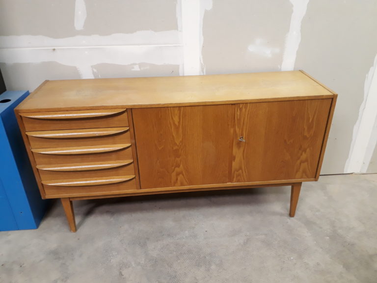 Diese DDR Möbel ( und ähnliche Modelle ) kaufen wir ...